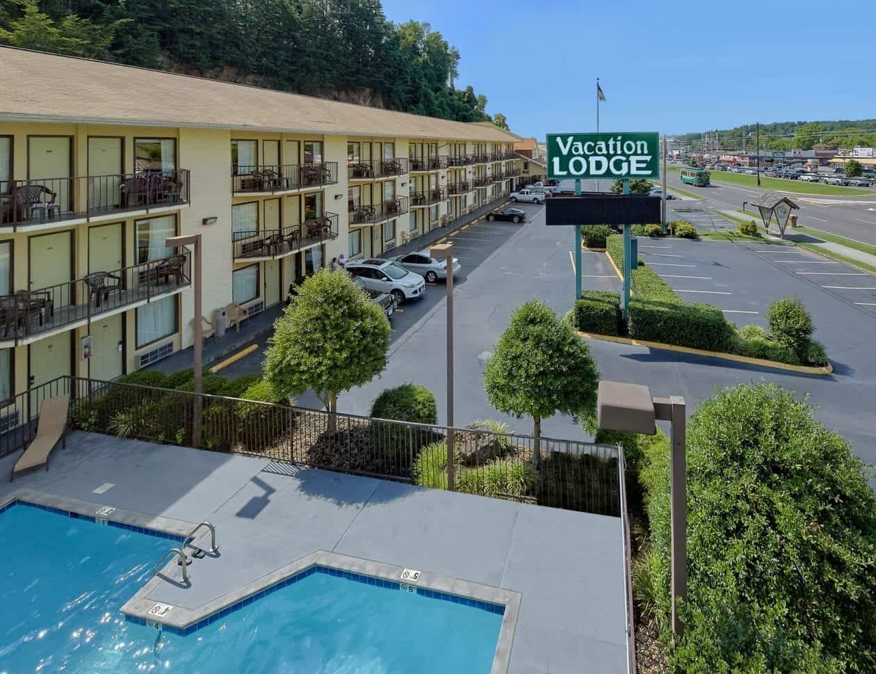 Pigeon Forge Hotel on the Parkway - Vacation Lodge