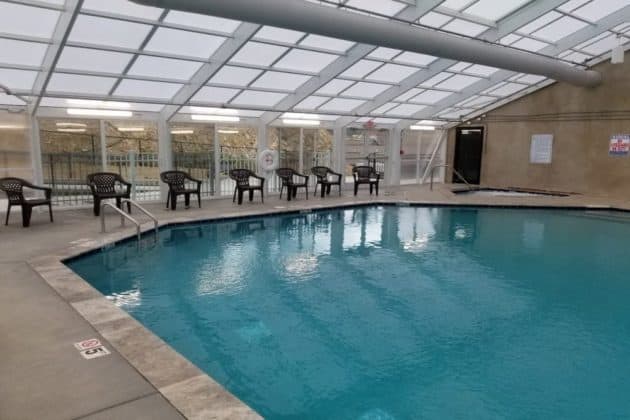 4 Reasons to Stay in Our Hotel in Pigeon Forge TN with an Indoor Pool