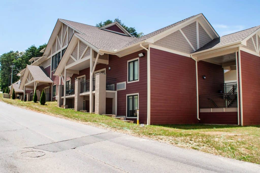 Pigeon Forge Hotel with Free Breakfast, Wifi, Fridge, and more at ...